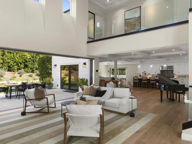 6989 Paseo Laredo, La Jolla, CA 92037 | MLS #260006