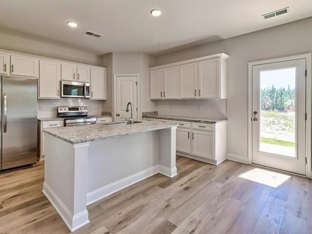 6980 Claremont Ln, Sumter, SC 29154
