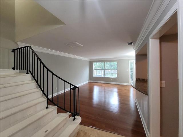 6980 Roswell Road C5