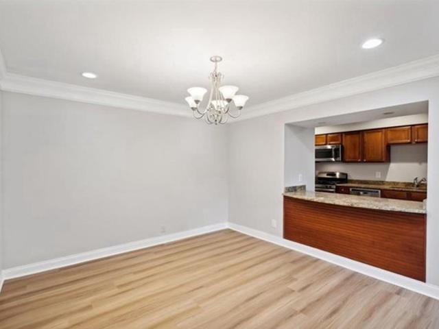 6980 Roswell Rd Unit B, Sandy Springs, GA 30328