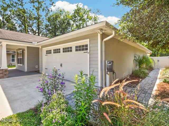 6983 Loris Ln, Jacksonville, FL 32222