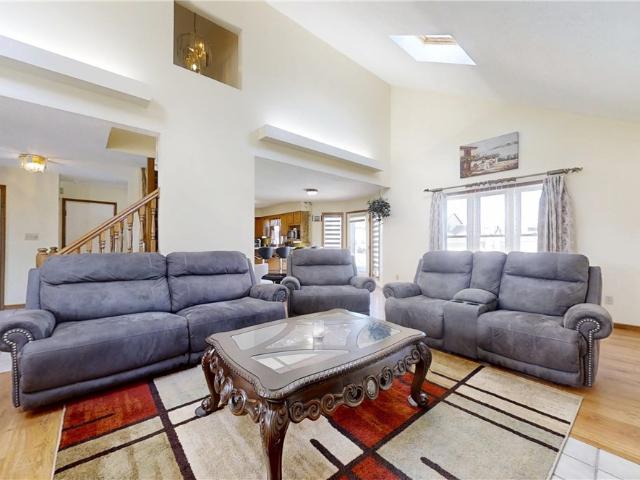 6983 Samantha Ct