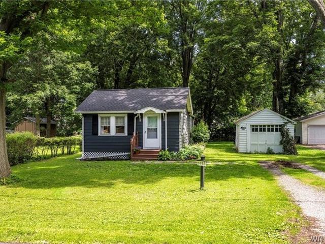 6983 Schuyler Dr, Derby, NY 14047