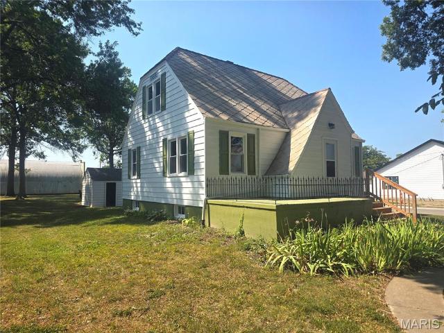 698 Center Dr, Ste. Genevieve, MO 63670 | MLS #25054 | Compass