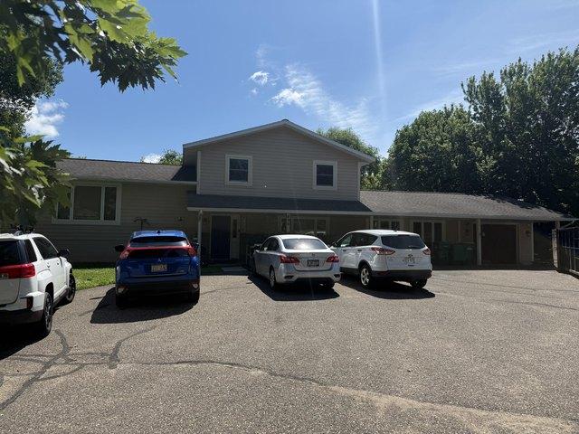 698 Baker Rd, Hudson, WI 54016