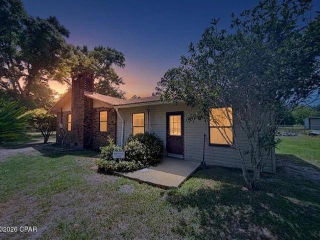 698 Bradley Ln, Chipley, FL 32428