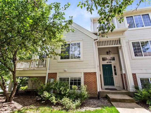 698 S Rosehall Ln, Round Lake, IL 60073