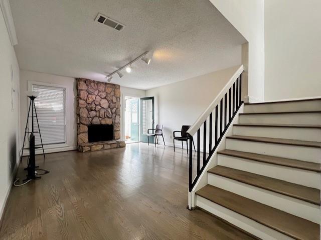 698 Serramonte Drive