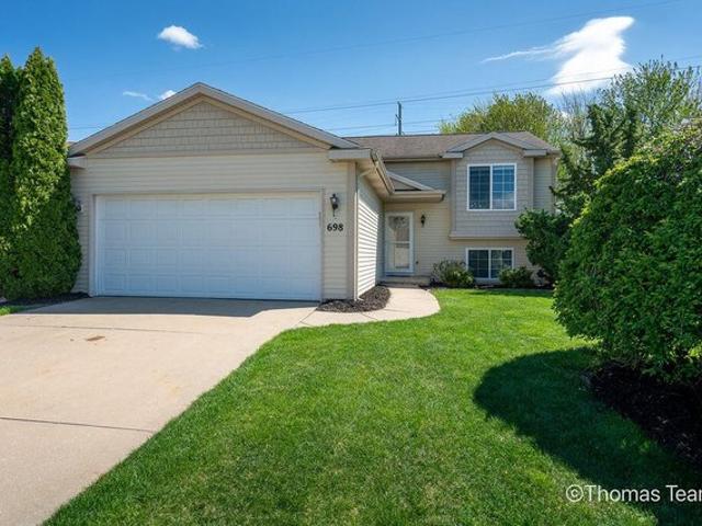 698 Silverbrook Dr SE, Grand Rapids, MI 49548