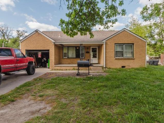 698 Prairie Park Rd, Wichita, KS 67218