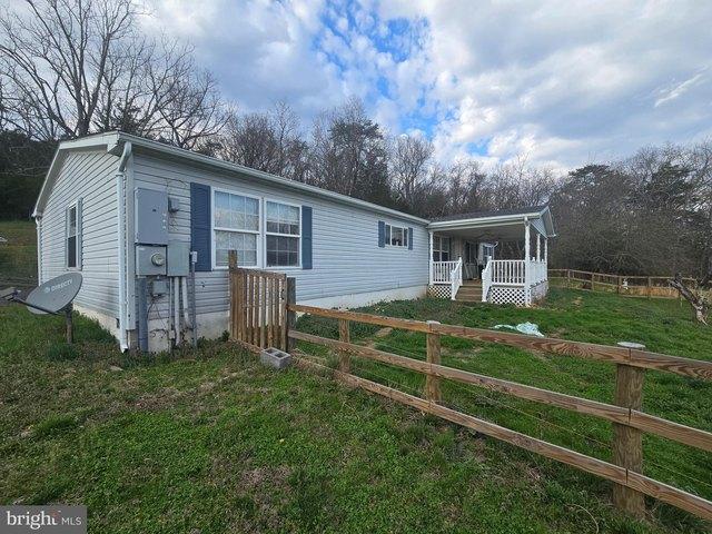 698 Webbs Farm Ln, Burlington, WV 26710