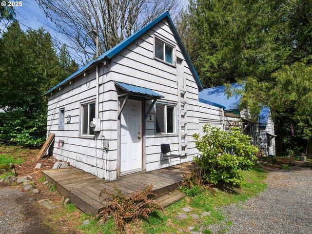 69947 E Highway 26 Apt 1, Rhododendron, OR 97049