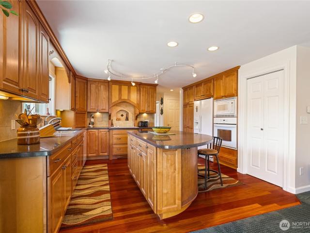 6994 Helweg Lane