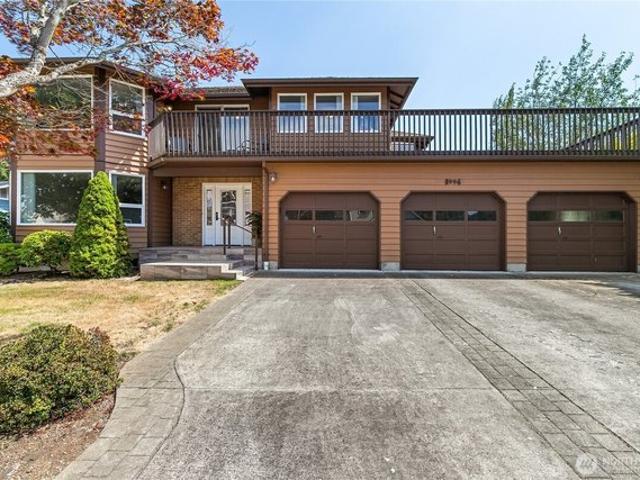 6994 Helweg Ln, Blaine, WA 98230