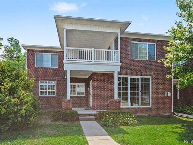 6996 Boulder Pointe Dr, Washington Township, MI 48094