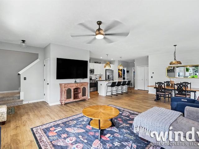 6996 W Cottage Lane