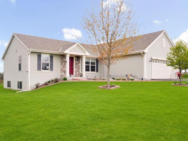 W6996 Hillside Dr, Scott, WI 53001