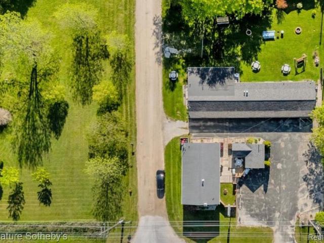 6997 Lakeshore Road