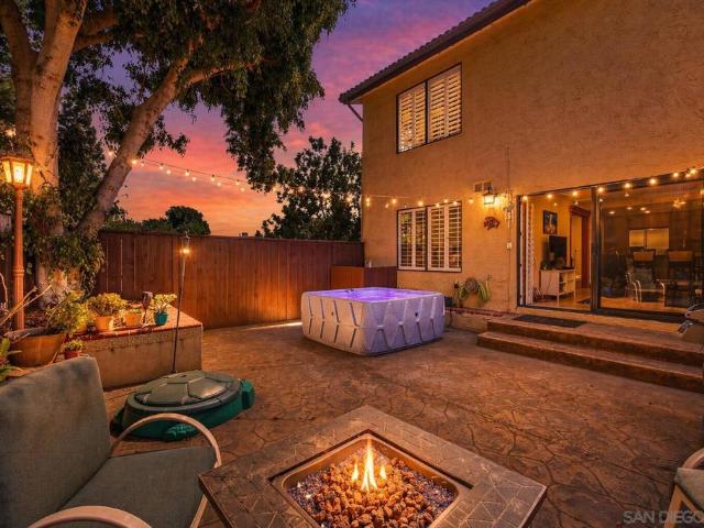 6998 Camino Degrazia