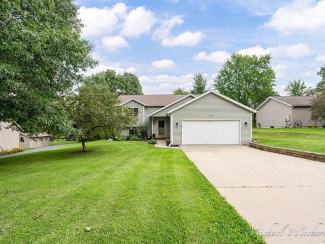 6998 Riverwood Dr, Belding, MI 48809