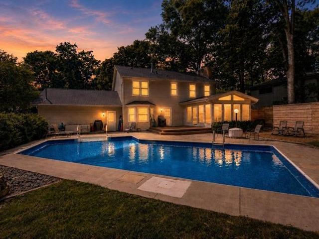 6991 Raven Ct, Eden Prairie, MN 55346