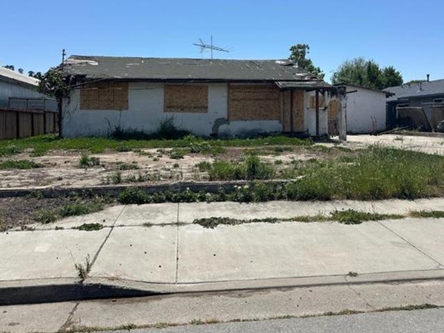 699 4th St, San Juan Bautista, CA 95045