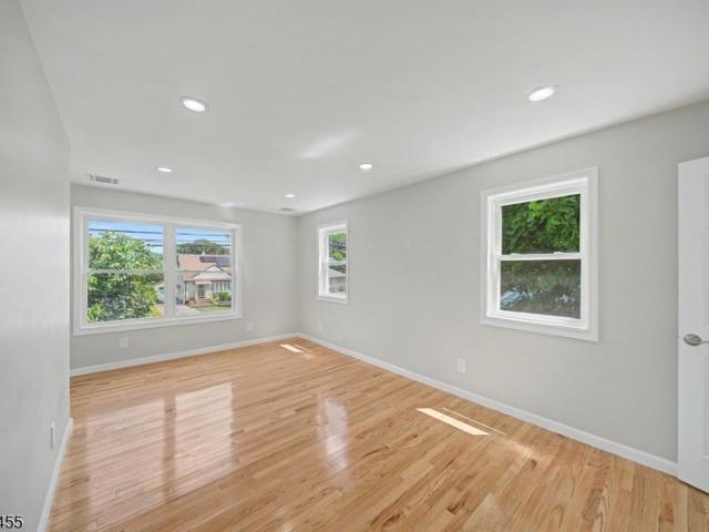 699 Bloomfield Ave