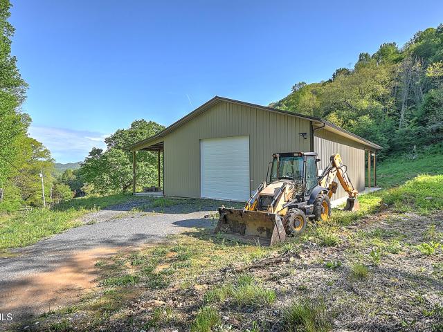 699 Heaton Creek Road