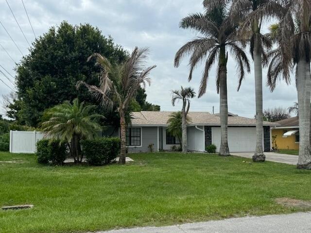 699 Ixoria Ave, Fort Pierce, FL 34982