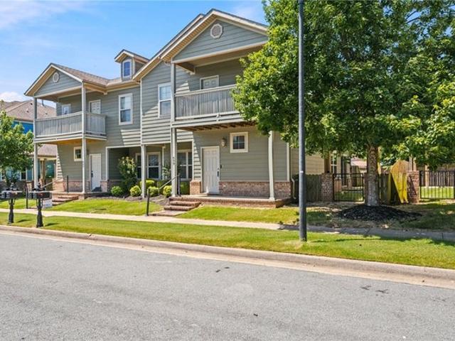 699 N Wordsworth Ln, Fayetteville, AR 72704
