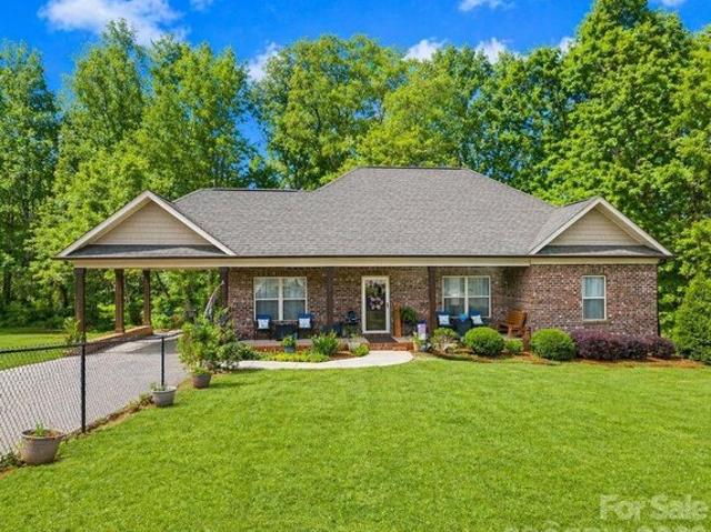 699 Sellerstown Rd, Cherryville, NC 28021