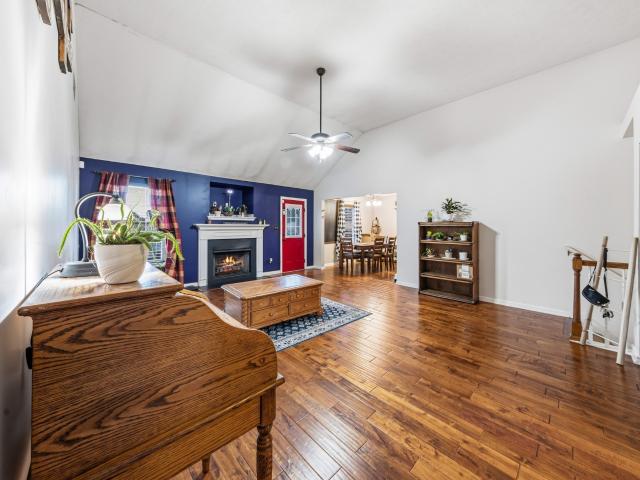 699 Puckett Rd
