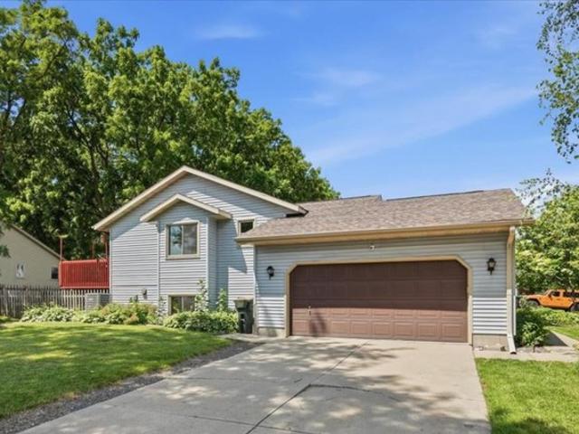 699 Robin Dr, Sun Prairie, WI 53590
