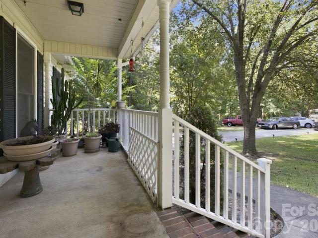 699 Wyndale Drive