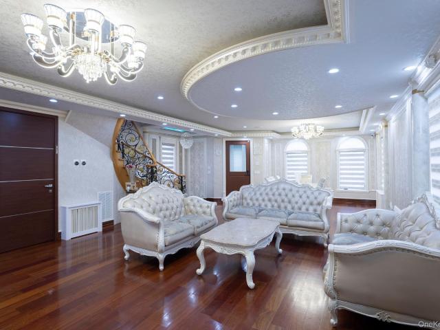 69 42 th Street