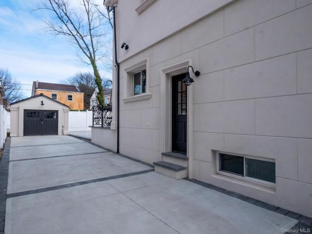 69 61 th Street