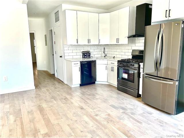 69 03 Bayfield Avenue | Compass