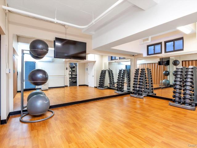 69 10 Yellowstone Boulevard, Unit 210