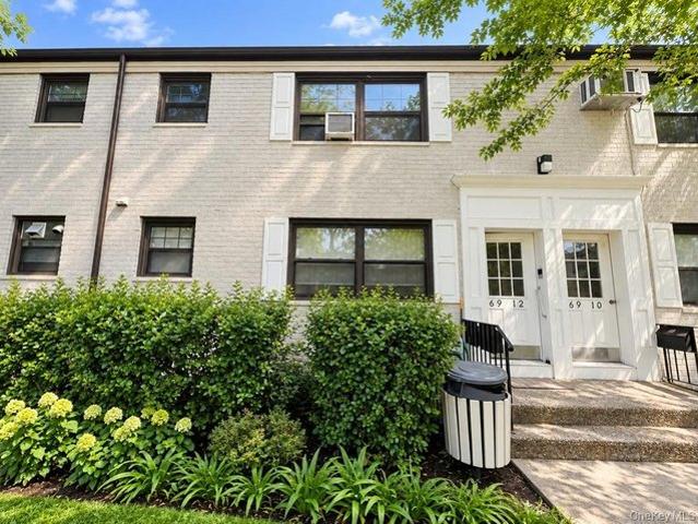 69 12 th St Unit B, Kew Gardens Hills, NY 11367