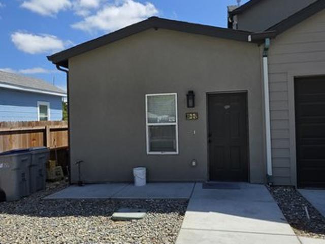 69 1/2 Locust St, Woodland, CA 95695