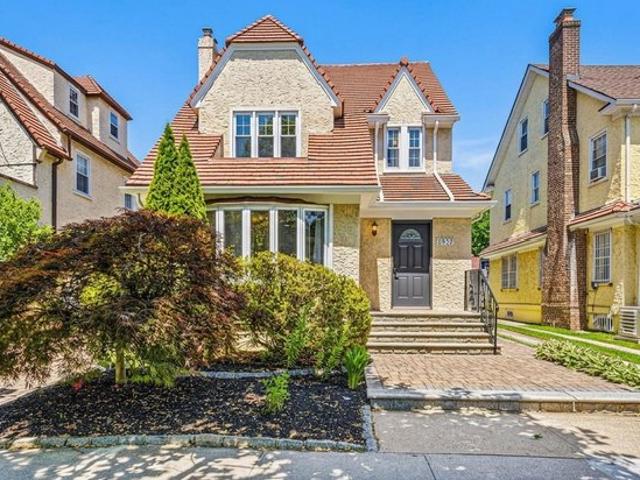 69 37 Fleet St, Queens, NY 11375