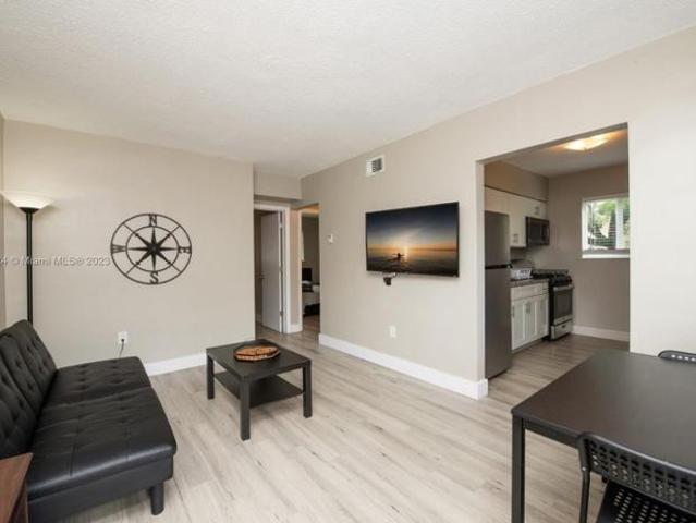 69 35th St NW #3, Miami, FL 33127