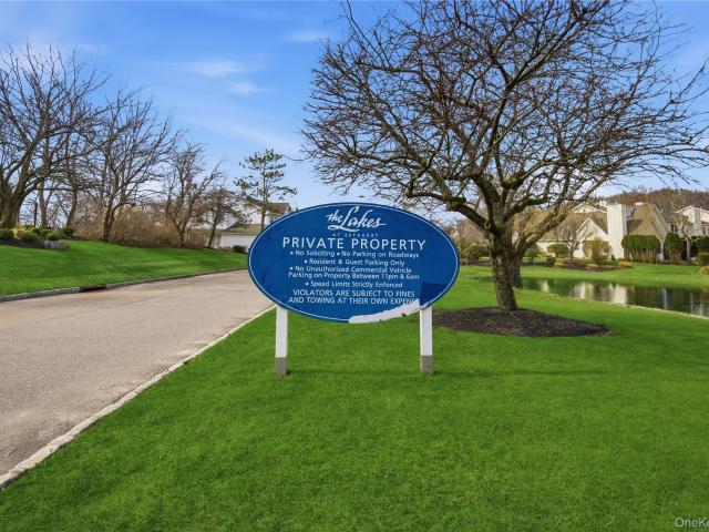 69 Thomas Ln, East Setauket, NY 11733 | MLS #973173 | Compass