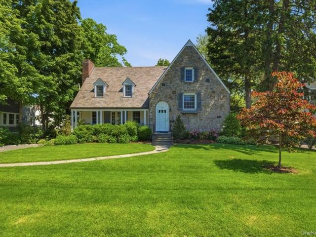 69 Tunstall Rd, Scarsdale, NY 10583