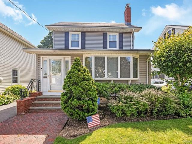 69 Vernon Ave, Rockville Centre, NY 11570