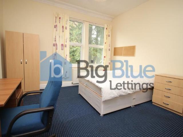 69 Victoria Road, Hyde Park, Leeds LS6 11 bed detached house to rent £6,435 pcm £1,485 pw