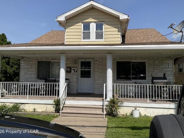 69 Warner St, Plains, PA 18705