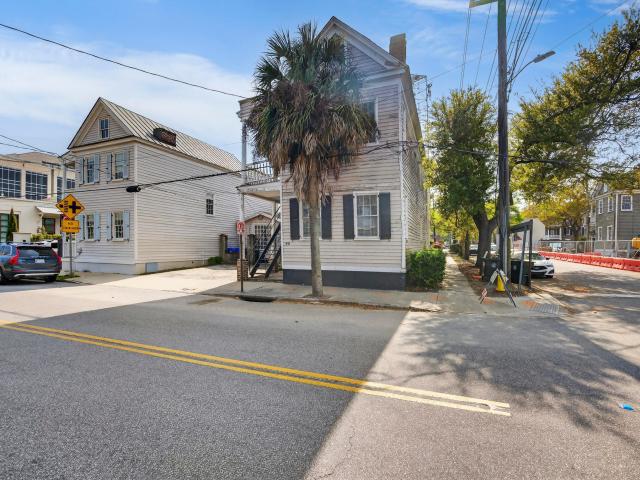 69 Washington St, Charleston, SC 29401 | MLS #26008