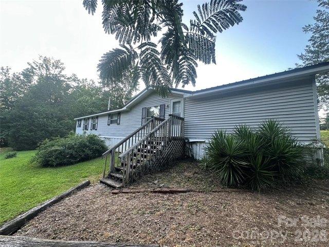 69 Woodmont Dr, Nebo, NC 28761