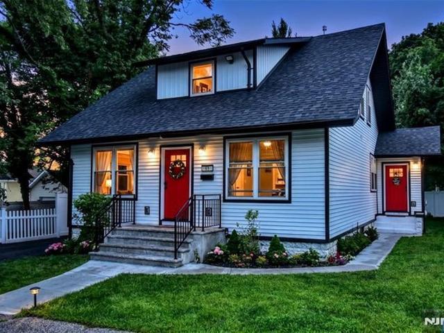 69 Wyckoff Ave, Waldwick, NJ 07463
